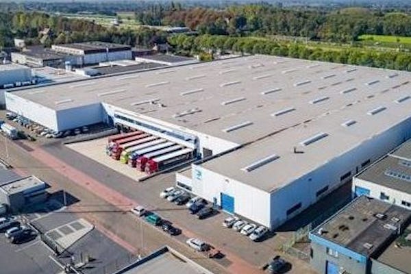 Granite koopt distributiecentrum in Born