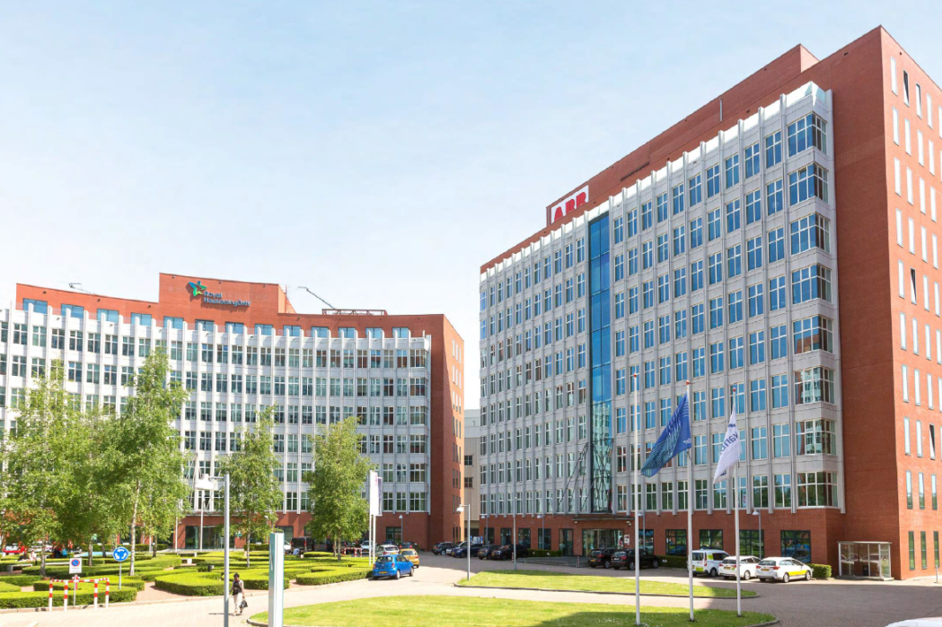 Capreon doet Rotterdamse Lotus-kantoren na drieënhalf jaar van de hand