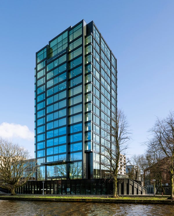 Cloud 9 huurt verdieping in Parnassus Tower