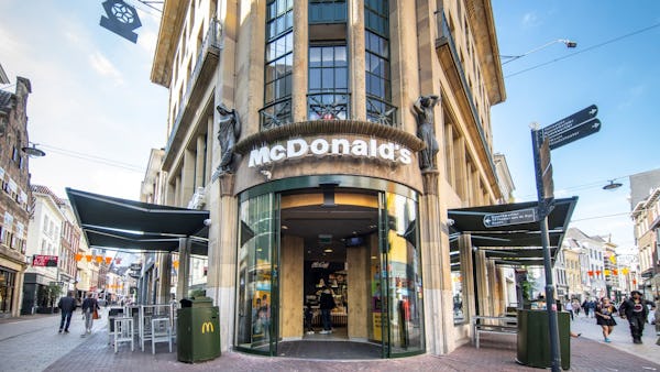 RJB Group koopt iconisch winkelpand Arnhem